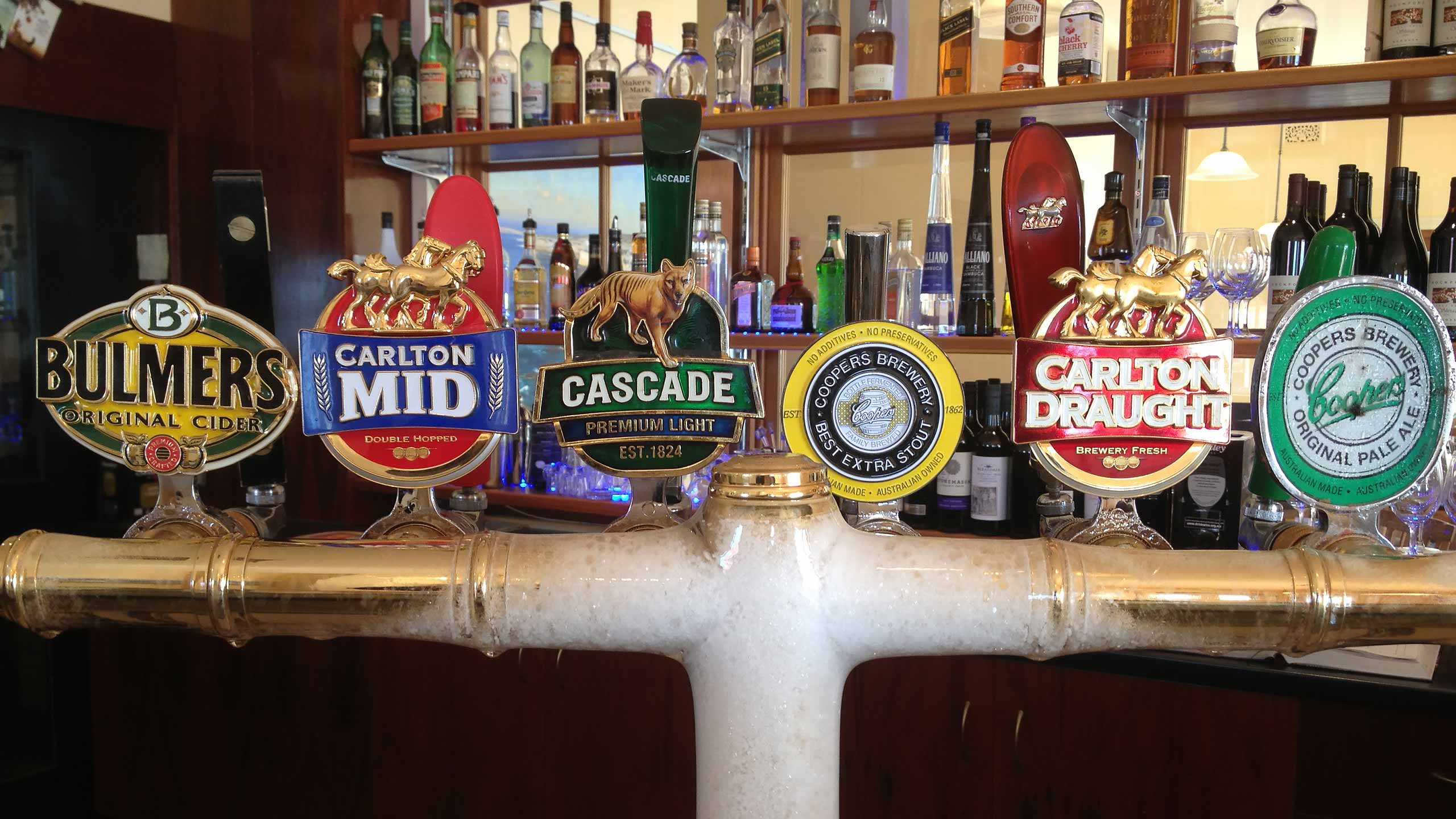 Dining, Front Bar & Great Views | Penneshaw Pub